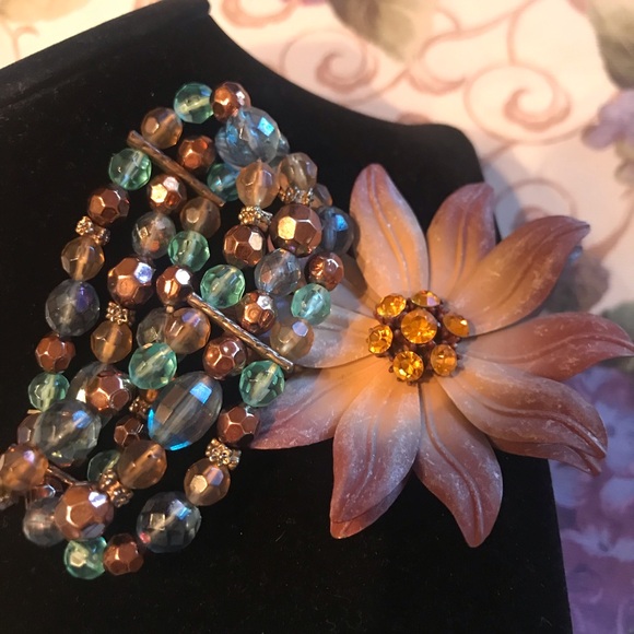 Jewelry | Stunning Metal Flower With Rhinestones And Bracelet | Poshmark